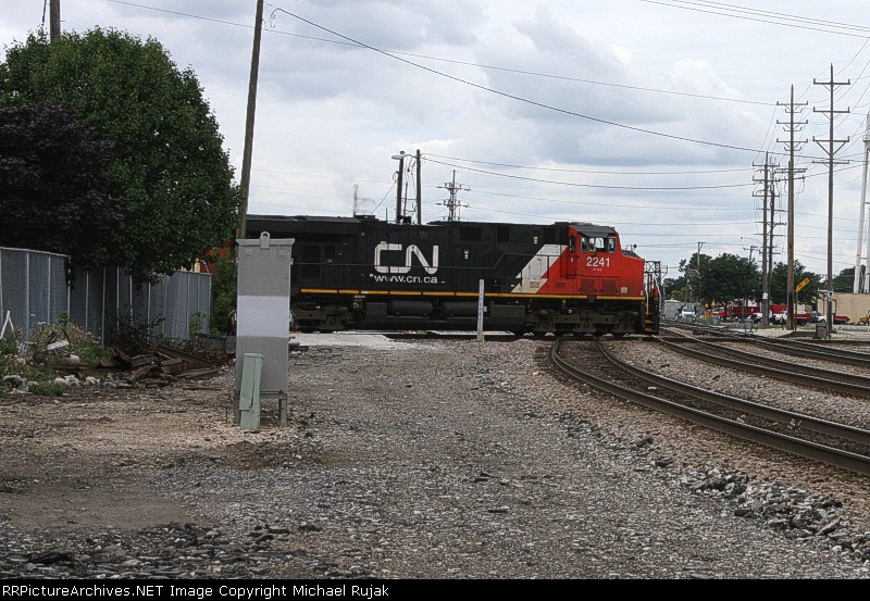 CN 2241